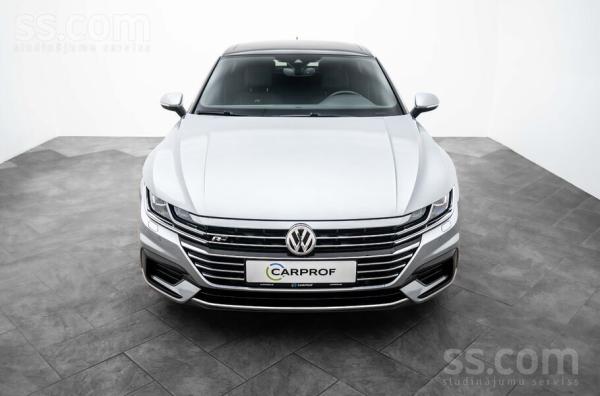 Grey Volkswagen Arteon 2020 in Aizkraukle, with an engine capacity of 2.00 L and mileage of 58 thousand km for 27999 €, photo 2 on AUTOMOTO.COM.LV