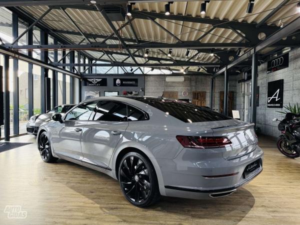 Pelēks Volkswagen Arteon 2020 Kauņa, ar dzinēja tilpumu 2.00 L un nobraukumu 81 tūkst. km par 30630 €, foto 4 vietnē AUTOMOTO.COM.LV