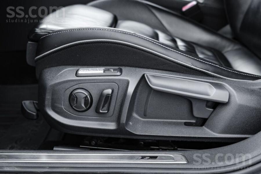 Pelēks Volkswagen Arteon 2020 Rīga, ar dzinēja tilpumu 2.00 L un nobraukumu 76 tūkst. km par 24000 €, foto 13 vietnē AUTOMOTO.COM.LV