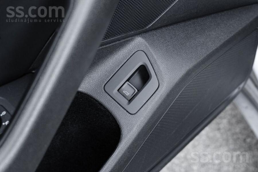 Pelēks Volkswagen Arteon 2020 Rīga, ar dzinēja tilpumu 2.00 L un nobraukumu 76 tūkst. km par 24000 €, foto 27 vietnē AUTOMOTO.COM.LV