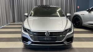 Pelēks Volkswagen Arteon 2020 Rīga, ar dzinēja tilpumu 2.00 L un nobraukumu 165 tūkst. km par 19990 €, foto  vietnē AUTOMOTO.COM.LV