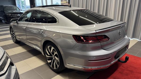 Grey Volkswagen Arteon 2020 in Riga, with an engine capacity of 2.00 L and mileage of 165 thousand km for 19990 €, photo 6 on AUTOMOTO.COM.LV