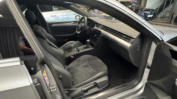 Grey Volkswagen Arteon 2020 in Riga, with an engine capacity of 2.00 L and mileage of 165 thousand km for 19990 €, photo 9 on AUTOMOTO.COM.LV