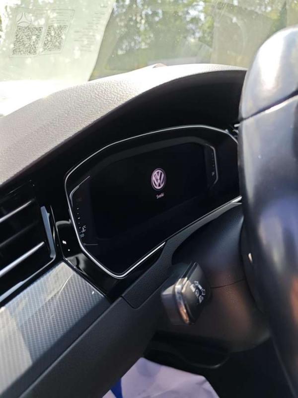 Grey Volkswagen Arteon 2020 in Kaunas, with an engine capacity of 1.97 L and mileage of 269 thousand km for 16800 €, photo 4 on AUTOMOTO.COM.LV
