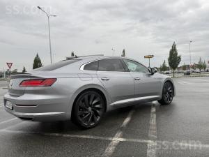 Grey Volkswagen Arteon 2020 in Riga, with an engine capacity of 2.00 L and mileage of 89 thousand km for 22500 €, photo 4 on AUTOMOTO.COM.LV