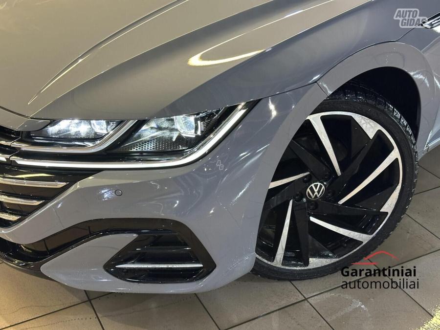 Pelēks Volkswagen Arteon 2023 Avižieniai, ar dzinēja tilpumu 2.00 L un nobraukumu 27 tūkst. km par 33750 €, foto 29 vietnē AUTOMOTO.COM.LV