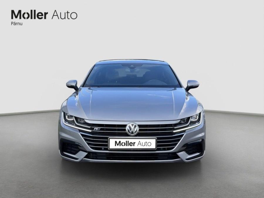 Grey Volkswagen Arteon 2018 in Parnu, with an engine capacity of 1.50 L and mileage of 145 thousand km for 22900 €, photo 4 on AUTOMOTO.COM.LV