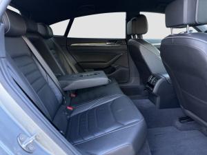 Grey Volkswagen Arteon 2018 in Parnu, with an engine capacity of 1.50 L and mileage of 145 thousand km for 22900 €, photo 8 on AUTOMOTO.COM.LV