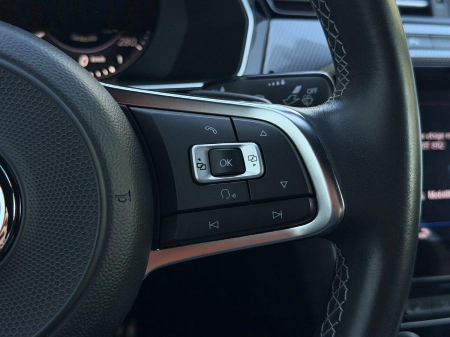Grey Volkswagen Arteon 2018 in Parnu, with an engine capacity of 1.50 L and mileage of 145 thousand km for 22900 €, photo 18 on AUTOMOTO.COM.LV
