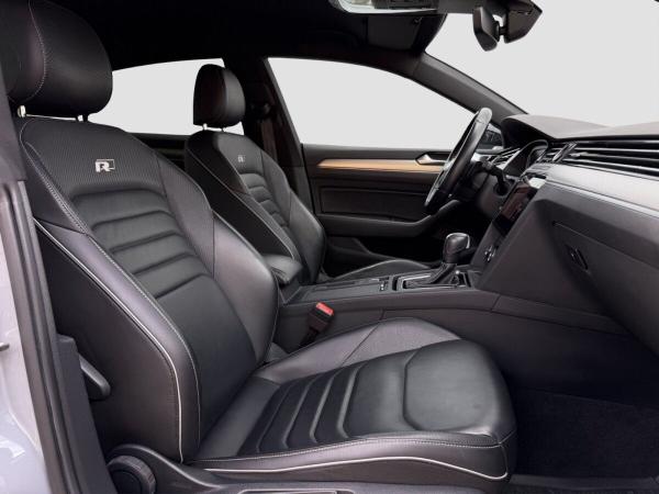 Pelēks Volkswagen Arteon 2020 Pērnava, ar dzinēja tilpumu 2.00 L un nobraukumu 130 tūkst. km par 30900 €, foto 6 vietnē AUTOMOTO.COM.LV