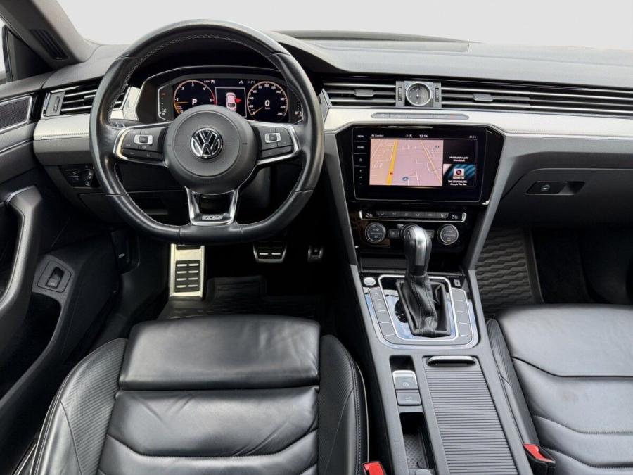 Grey Volkswagen Arteon 2020 in Parnu, with an engine capacity of 2.00 L and mileage of 130 thousand km for 30900 €, photo 7 on AUTOMOTO.COM.LV
