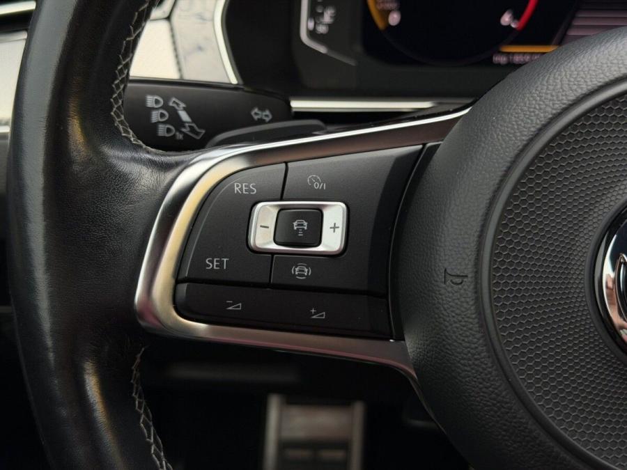Grey Volkswagen Arteon 2020 in Parnu, with an engine capacity of 2.00 L and mileage of 130 thousand km for 30900 €, photo 20 on AUTOMOTO.COM.LV
