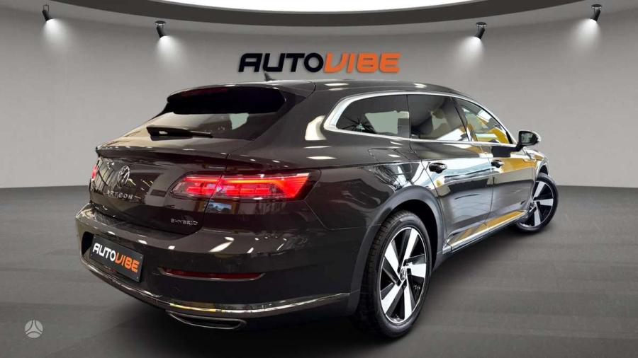 Pelēks Volkswagen Arteon 2021 Viļņa, ar dzinēja tilpumu 1.40 L un nobraukumu 89 tūkst. km par 25777 €, foto 5 vietnē AUTOMOTO.COM.LV