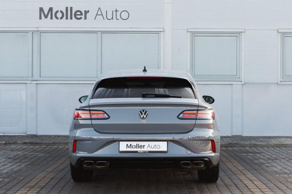 Pelēks Volkswagen Arteon 2021 Ventspils, ar dzinēja tilpumu 2.00 L un nobraukumu 90 tūkst. km par 37000 €, foto 4 vietnē AUTOMOTO.COM.LV