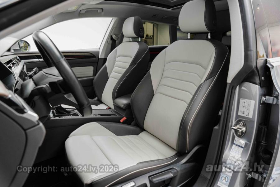Grey Volkswagen Arteon 2021 in Tallinn, with an engine capacity of 1.40 L and mileage of 145 thousand km for 24900 €, photo 16 on AUTOMOTO.COM.LV
