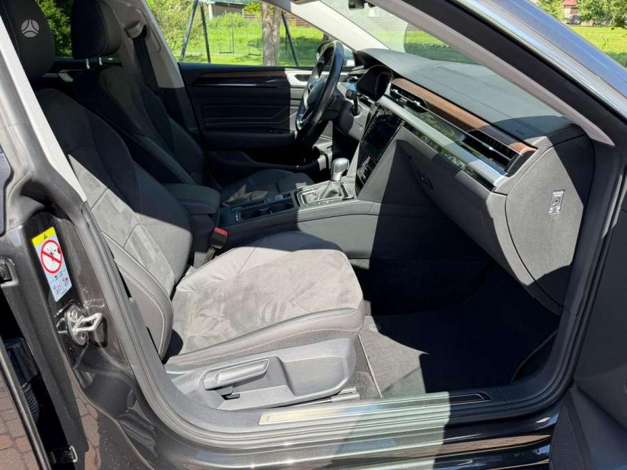 Grey Volkswagen Arteon 2021 in Klaipeda, with an engine capacity of 1.40 L and mileage of 89 thousand km for 21990 €, photo 13 on AUTOMOTO.COM.LV