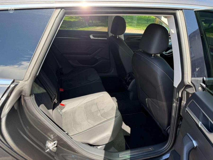 Grey Volkswagen Arteon 2021 in Klaipeda, with an engine capacity of 1.40 L and mileage of 89 thousand km for 21990 €, photo 16 on AUTOMOTO.COM.LV