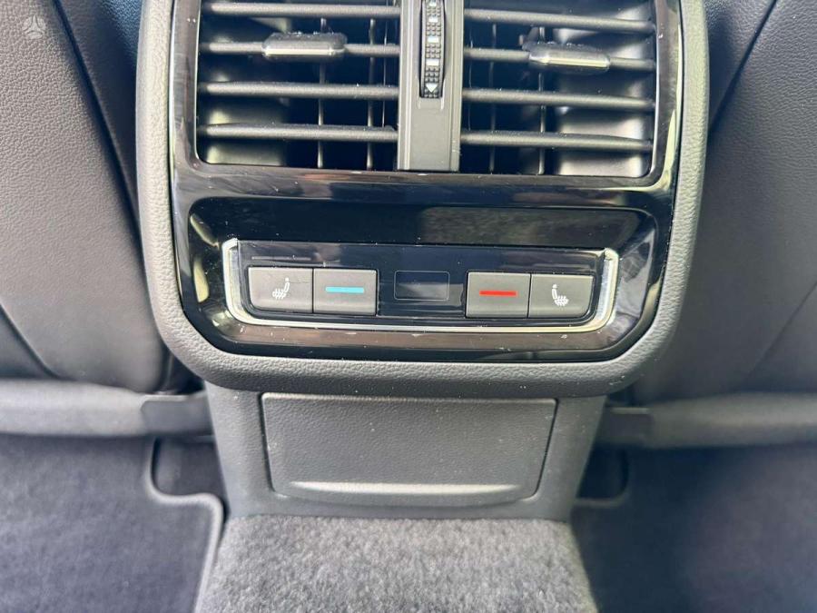 Grey Volkswagen Arteon 2021 in Klaipeda, with an engine capacity of 1.40 L and mileage of 89 thousand km for 21990 €, photo 17 on AUTOMOTO.COM.LV