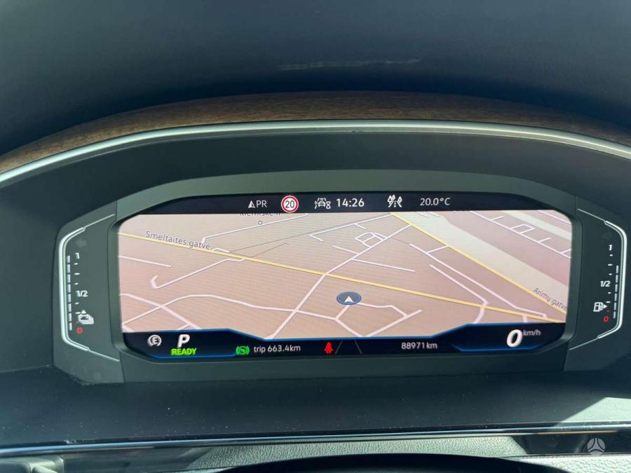 Grey Volkswagen Arteon 2021 in Klaipeda, with an engine capacity of 1.40 L and mileage of 89 thousand km for 21990 €, photo 19 on AUTOMOTO.COM.LV