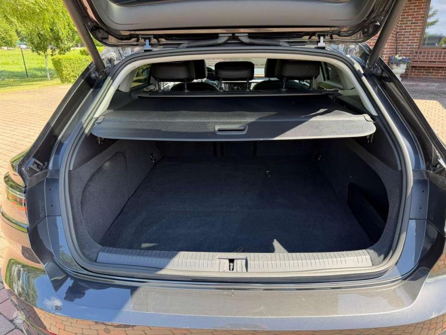 Grey Volkswagen Arteon 2021 in Klaipeda, with an engine capacity of 1.40 L and mileage of 89 thousand km for 21990 €, photo 33 on AUTOMOTO.COM.LV