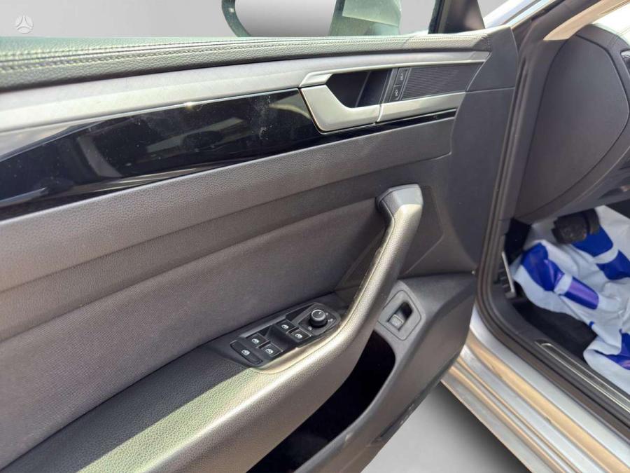 Pelēks Volkswagen Arteon 2021 Viļņa, ar dzinēja tilpumu 2.00 L un nobraukumu 233 tūkst. km par 19990 €, foto 13 vietnē AUTOMOTO.COM.LV