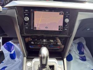 Pelēks Volkswagen Arteon 2021 Viļņa, ar dzinēja tilpumu 2.00 L un nobraukumu 233 tūkst. km par 19990 €, foto 17 vietnē AUTOMOTO.COM.LV