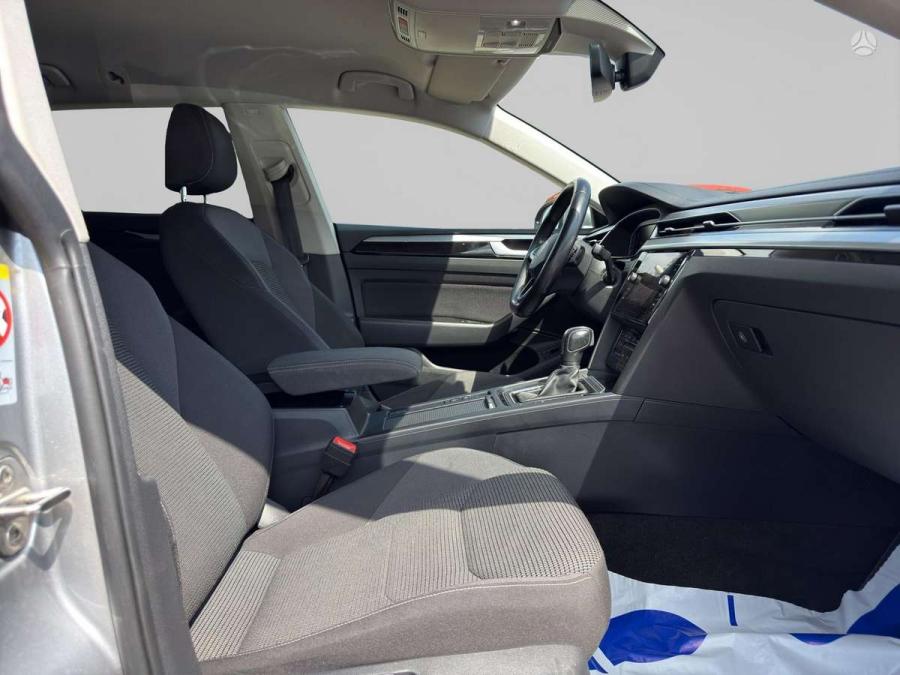 Pelēks Volkswagen Arteon 2021 Viļņa, ar dzinēja tilpumu 2.00 L un nobraukumu 233 tūkst. km par 19990 €, foto 19 vietnē AUTOMOTO.COM.LV