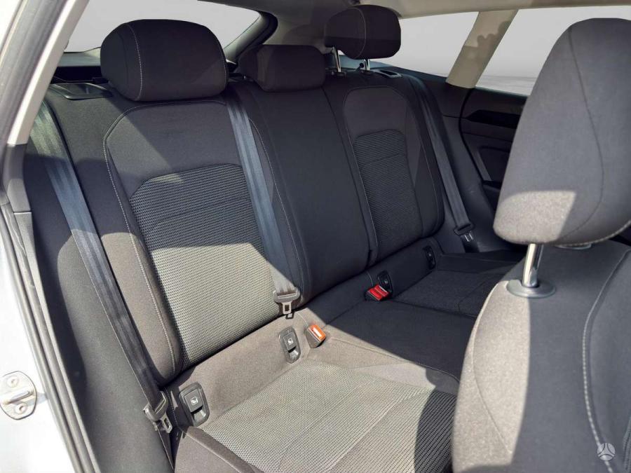 Pelēks Volkswagen Arteon 2021 Viļņa, ar dzinēja tilpumu 2.00 L un nobraukumu 233 tūkst. km par 19990 €, foto 20 vietnē AUTOMOTO.COM.LV