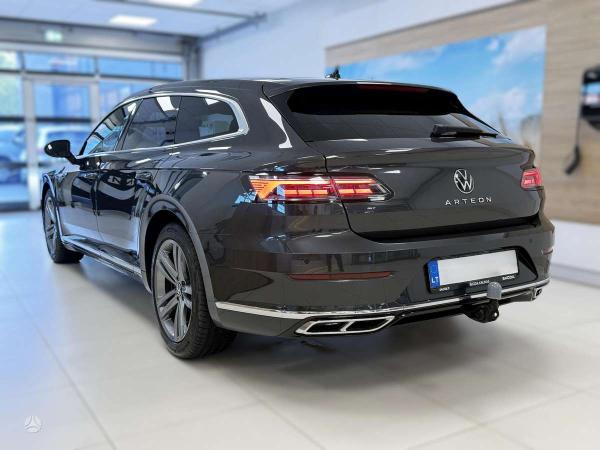 Grey Volkswagen Arteon 2021 in Kaunas, with an engine capacity of 1.97 L and mileage of 170 thousand km for 22200 €, photo 5 on AUTOMOTO.COM.LV