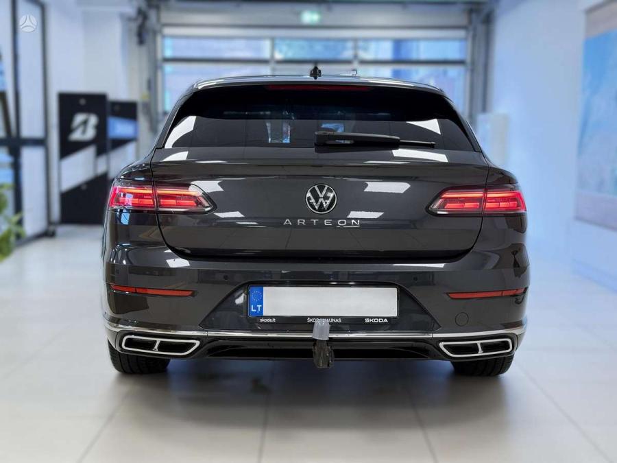 Grey Volkswagen Arteon 2021 in Kaunas, with an engine capacity of 1.97 L and mileage of 170 thousand km for 22200 €, photo 7 on AUTOMOTO.COM.LV