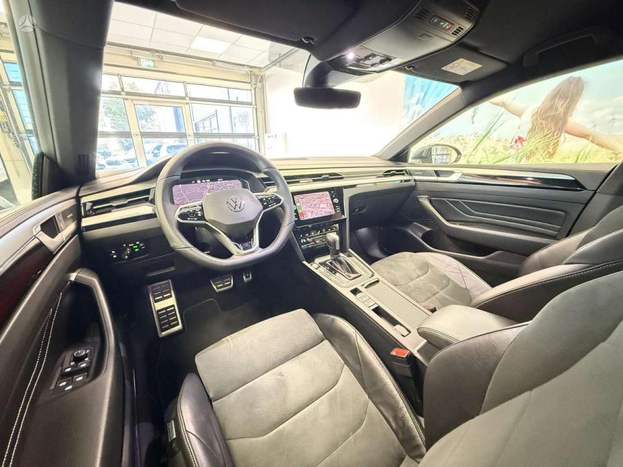 Grey Volkswagen Arteon 2021 in Kaunas, with an engine capacity of 1.97 L and mileage of 170 thousand km for 22200 €, photo 8 on AUTOMOTO.COM.LV