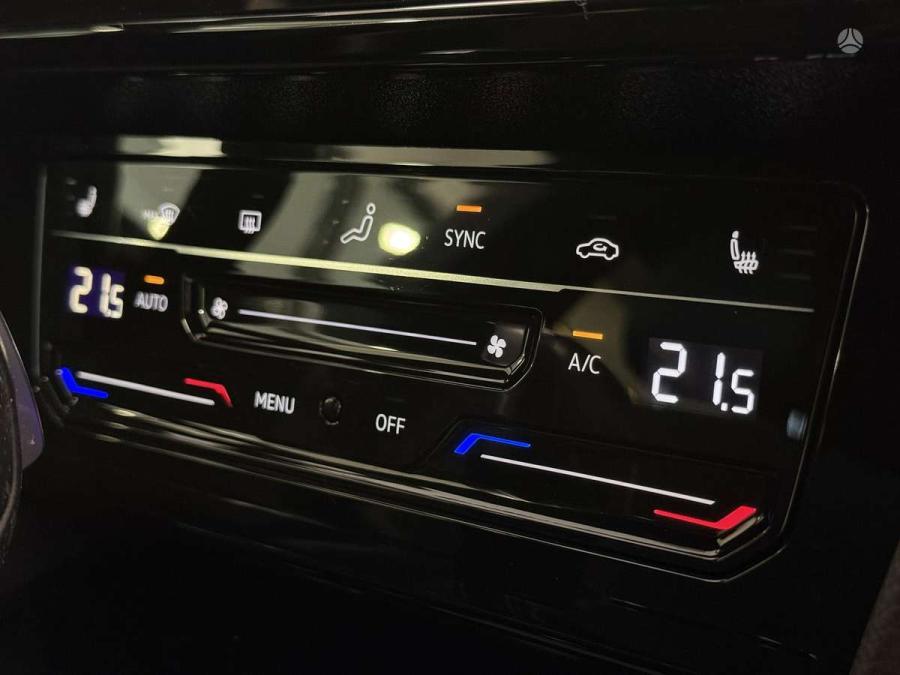 Grey Volkswagen Arteon 2021 in Kaunas, with an engine capacity of 1.97 L and mileage of 170 thousand km for 22200 €, photo 14 on AUTOMOTO.COM.LV