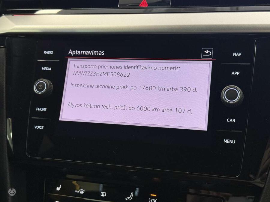 Grey Volkswagen Arteon 2021 in Kaunas, with an engine capacity of 1.97 L and mileage of 170 thousand km for 22200 €, photo 17 on AUTOMOTO.COM.LV
