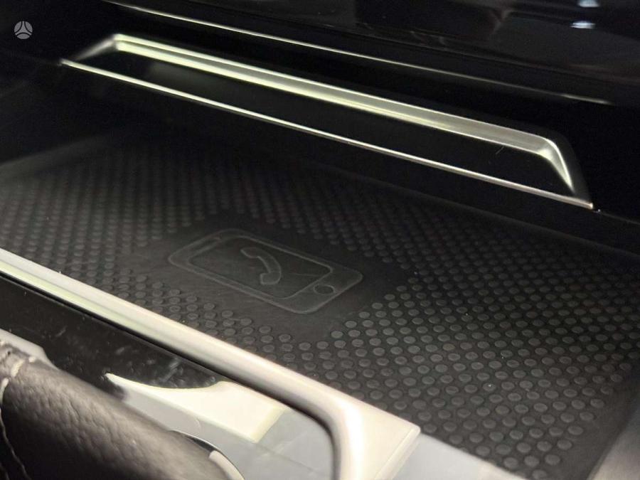 Grey Volkswagen Arteon 2021 in Kaunas, with an engine capacity of 1.97 L and mileage of 170 thousand km for 22200 €, photo 21 on AUTOMOTO.COM.LV