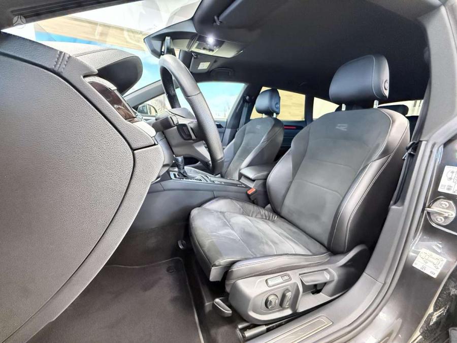 Grey Volkswagen Arteon 2021 in Kaunas, with an engine capacity of 1.97 L and mileage of 170 thousand km for 22200 €, photo 22 on AUTOMOTO.COM.LV