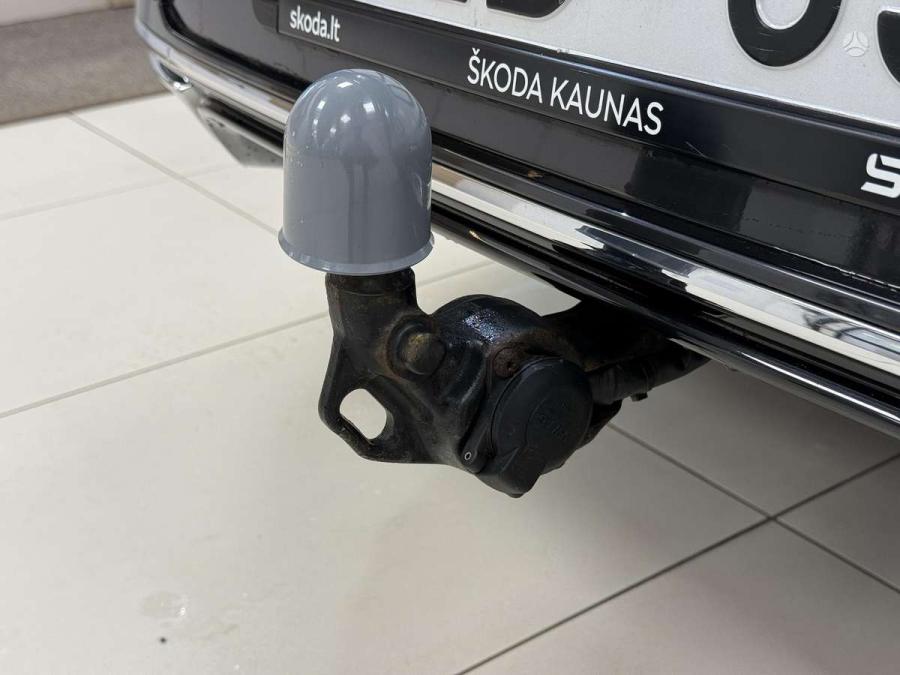 Grey Volkswagen Arteon 2021 in Kaunas, with an engine capacity of 1.97 L and mileage of 170 thousand km for 22200 €, photo 31 on AUTOMOTO.COM.LV
