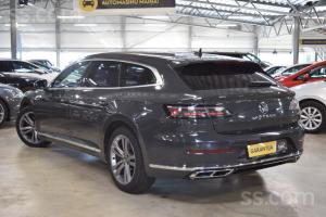 Grey Volkswagen Arteon 2021 in Riga, with an engine capacity of 2.00 L and mileage of 135 thousand km for 24900 €, photo 3 on AUTOMOTO.COM.LV