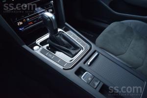 Grey Volkswagen Arteon 2021 in Riga, with an engine capacity of 2.00 L and mileage of 135 thousand km for 24900 €, photo 6 on AUTOMOTO.COM.LV
