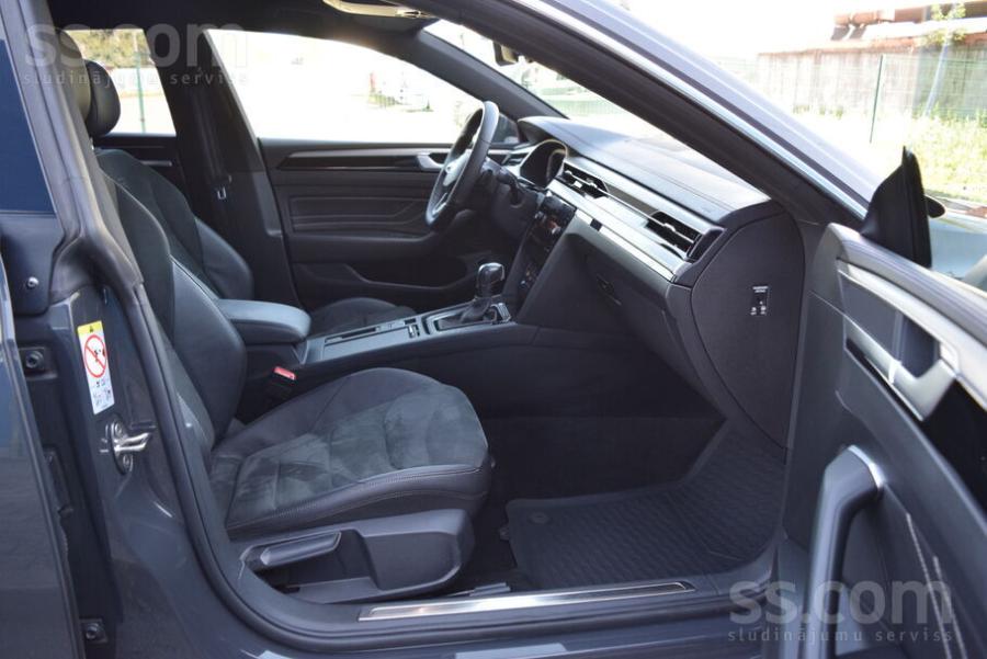 Grey Volkswagen Arteon 2021 in Riga, with an engine capacity of 2.00 L and mileage of 135 thousand km for 24900 €, photo 12 on AUTOMOTO.COM.LV
