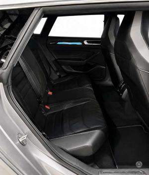 Grey Volkswagen Arteon 2021 in Kaunas, with an engine capacity of 1.40 L and mileage of 73 thousand km for 26500 €, photo 7 on AUTOMOTO.COM.LV