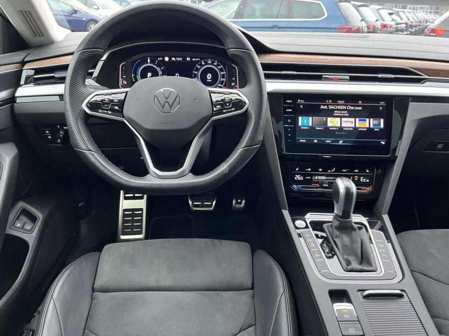 Grey Volkswagen Arteon 2022 in Kaunas, with an engine capacity of 1.40 L and mileage of 35 thousand km for 32556 €, photo 14 on AUTOMOTO.COM.LV