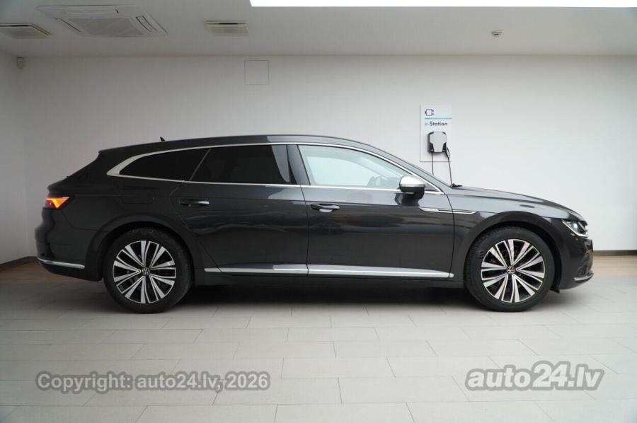 Pelēks Volkswagen Arteon 2022 Tallina, ar dzinēja tilpumu 2.00 L un nobraukumu 111 tūkst. km par 29900 €, foto 4 vietnē AUTOMOTO.COM.LV