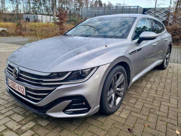 Pelēks Volkswagen Arteon 2022 Viļņa, ar dzinēja tilpumu 1.40 L un nobraukumu 146 tūkst. km par 22400 €, foto 2 vietnē AUTOMOTO.COM.LV