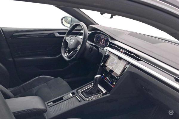 Grey Volkswagen Arteon 2022 in Klaipeda, with an engine capacity of 1.98 L and mileage of 52 thousand km for 28000 €, photo 8 on AUTOMOTO.COM.LV