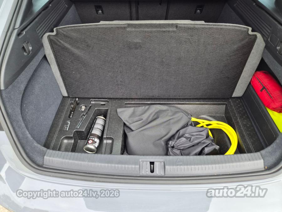 Grey Volkswagen Arteon 2022 in Tallinn, with an engine capacity of 1.40 L and mileage of 49 thousand km for 33500 €, photo 14 on AUTOMOTO.COM.LV