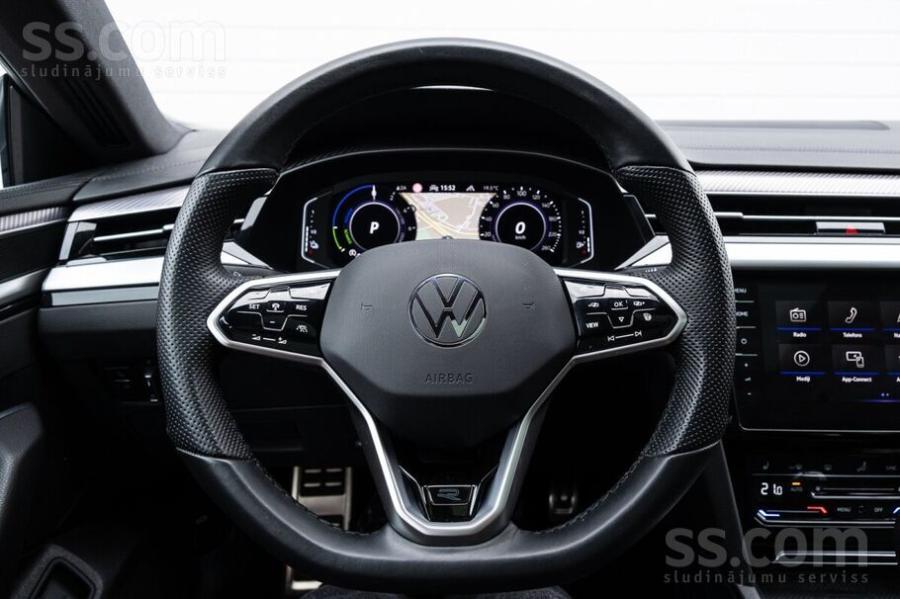 Pelēks Volkswagen Arteon 2022 Rīga, ar dzinēja tilpumu 1.40 L un nobraukumu 82 tūkst. km par 26950 €, foto 28 vietnē AUTOMOTO.COM.LV