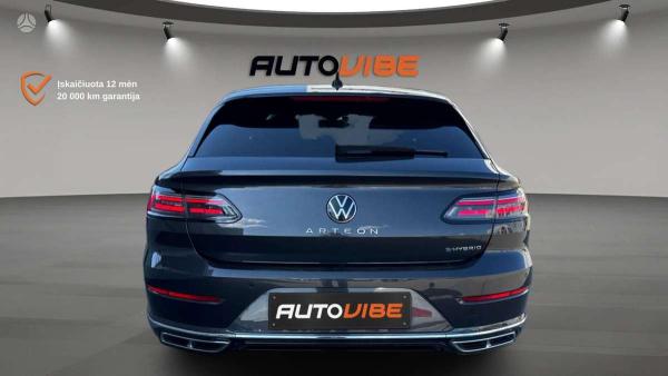 Pelēks Volkswagen Arteon 2022 Viļņa, ar dzinēja tilpumu 1.40 L un nobraukumu 90 tūkst. km par 26666 €, foto 5 vietnē AUTOMOTO.COM.LV