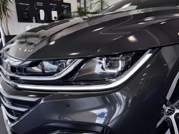 Pelēks Volkswagen Arteon 2022 Viļņa, ar dzinēja tilpumu 1.40 L un nobraukumu 90 tūkst. km par 26666 €, foto 10 vietnē AUTOMOTO.COM.LV