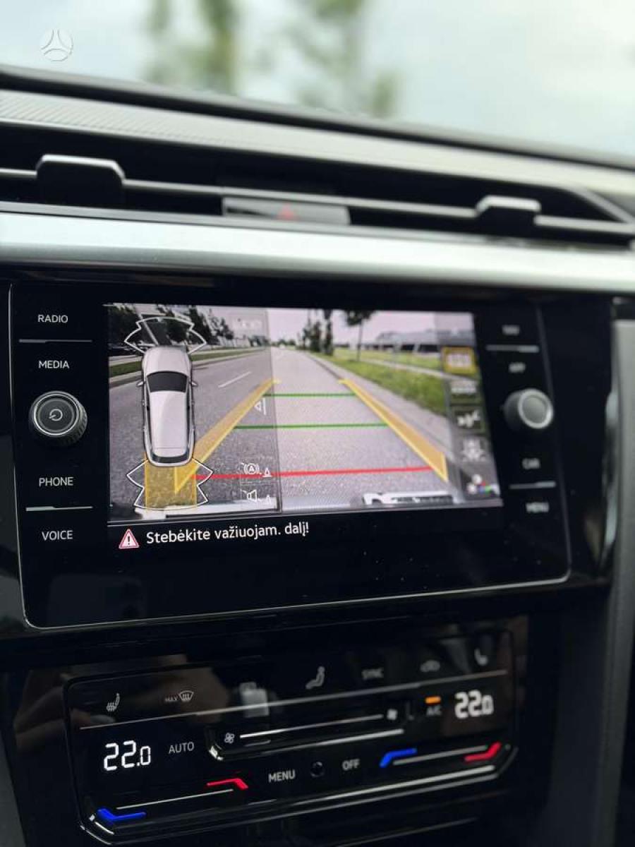 Pelēks Volkswagen Arteon 2022 Viļņa, ar dzinēja tilpumu 1.98 L un nobraukumu 61 tūkst. km par 28500 €, foto 17 vietnē AUTOMOTO.COM.LV