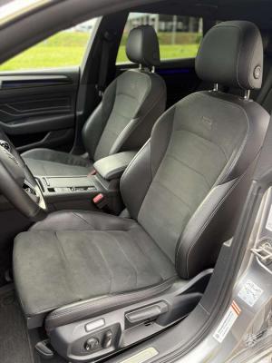 Pelēks Volkswagen Arteon 2022 Viļņa, ar dzinēja tilpumu 1.98 L un nobraukumu 61 tūkst. km par 28500 €, foto 19 vietnē AUTOMOTO.COM.LV